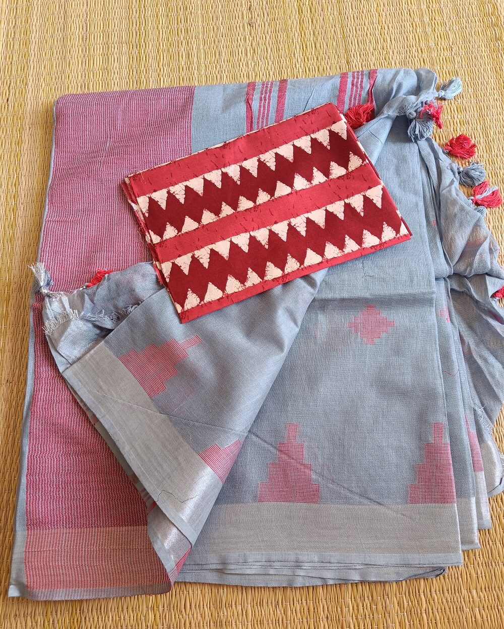 Grey Linen saree with Handblock mul mul cotton blouse piece